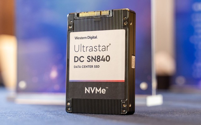 西数DC SN840 3.84TB 2.5寸 U.2接口企业级固态硬盘-速亿兴科技